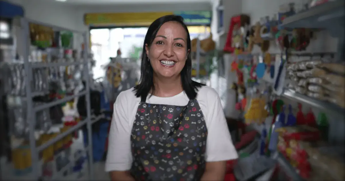 6 Reasons You Need Pet Store Insurance [+ 3 Providers]